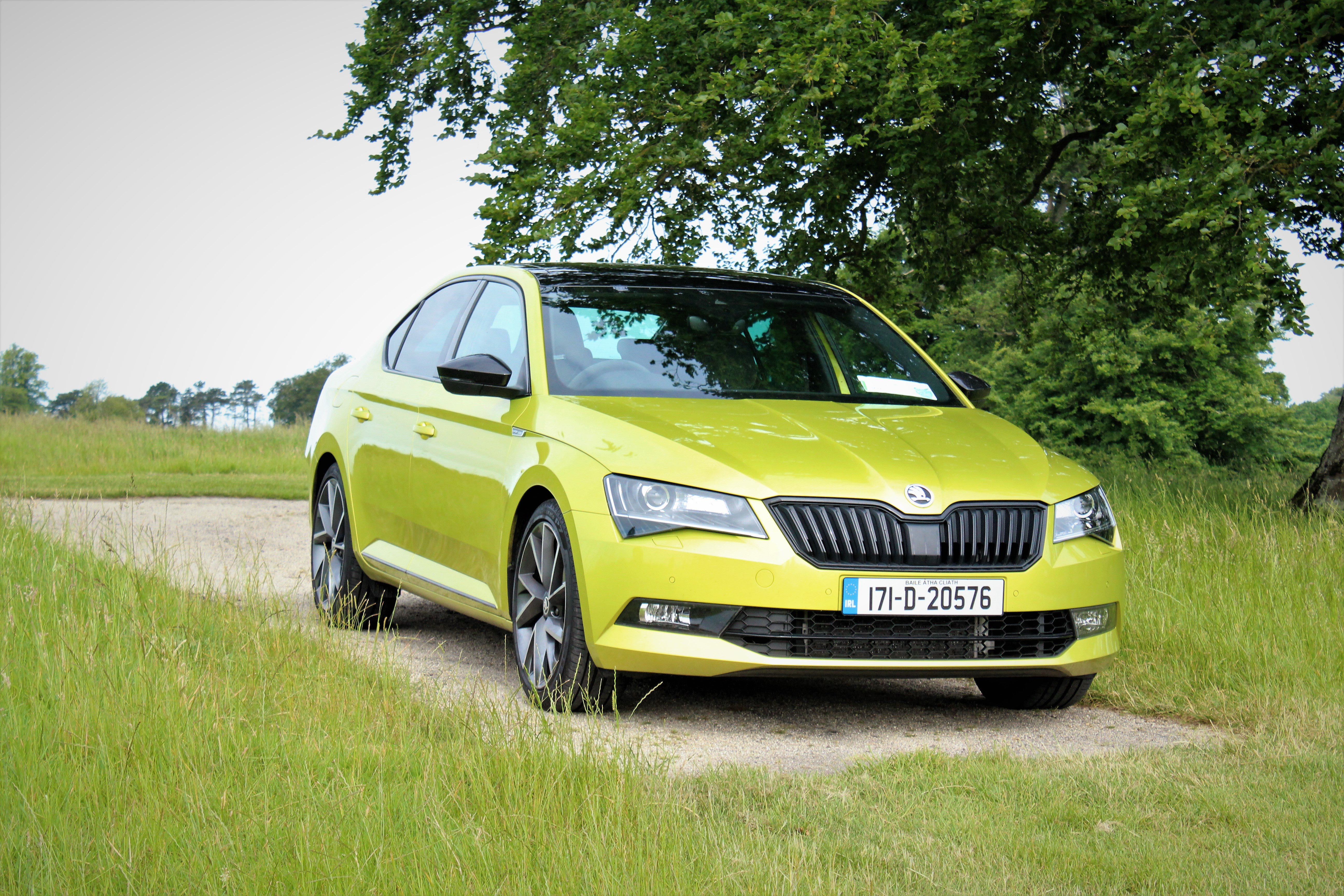 ŠKODA SUPERB SPORTLINE 280hp | Rev.ie